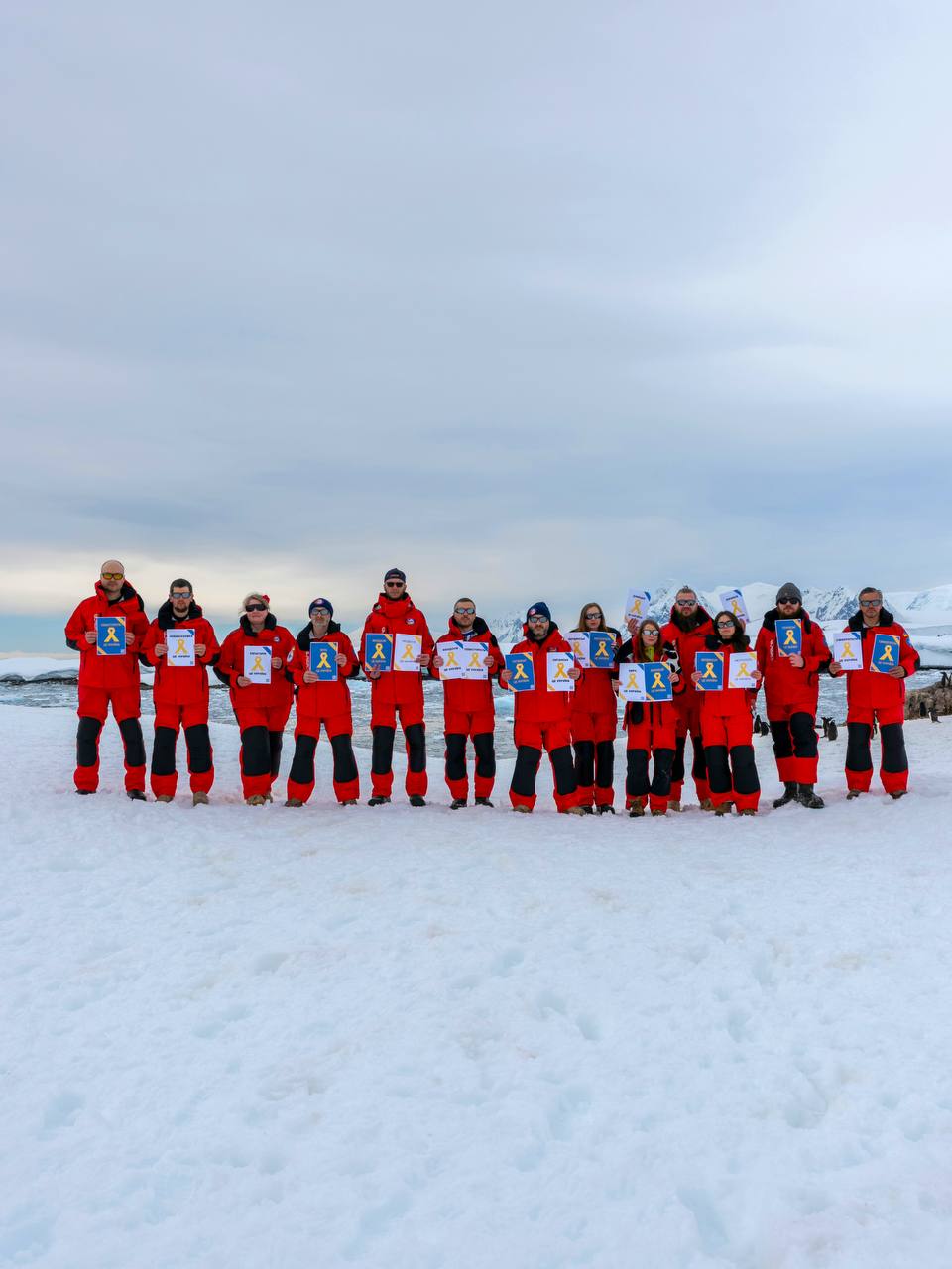 Українські полярники підтримали людей в окупації. Читайте на UKR.NET